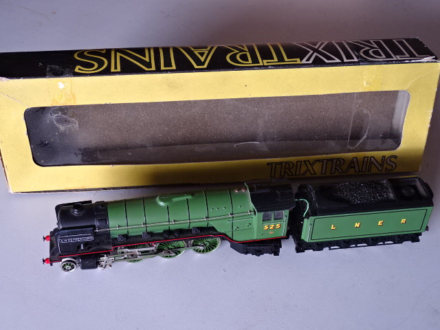 Trix Trains - A. H. Peppercorn 525 Class A2 4-6-2 - USED – HobbyTrax