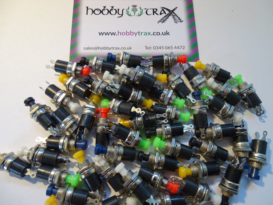 Push to make latching button (black) – HobbyTrax